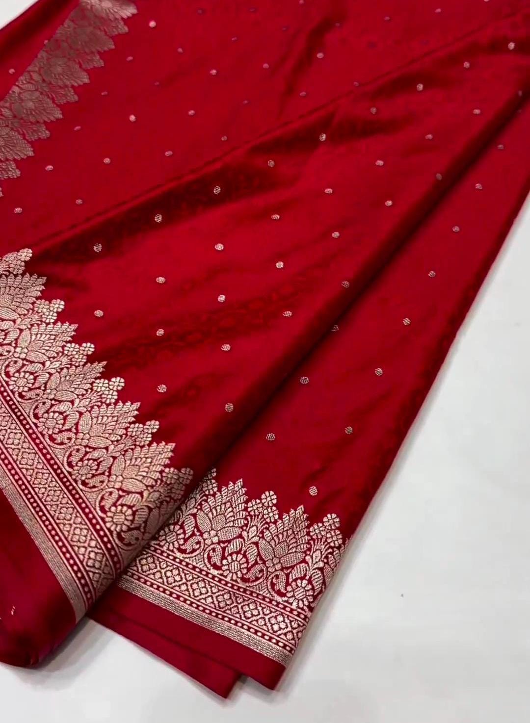 Pure Handloom Red Colour Small Border Combination Light Weight Soft ...