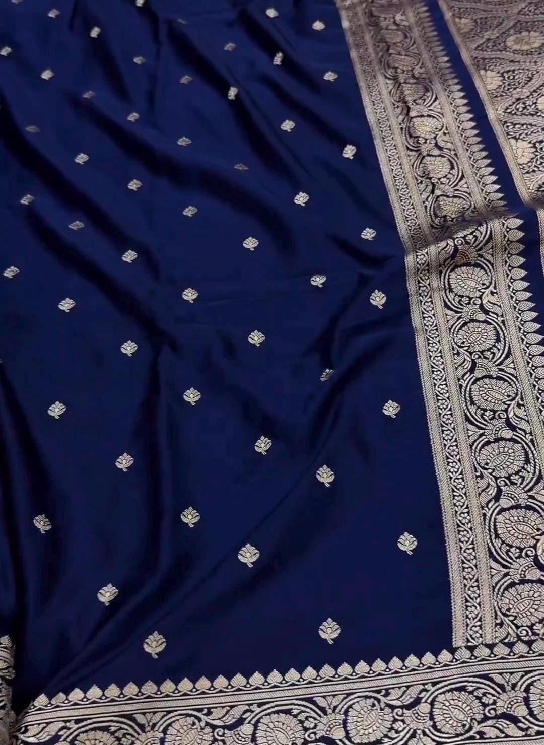 Pure Handloom Navy Blue Small Border Combination Light Weight Soft ...