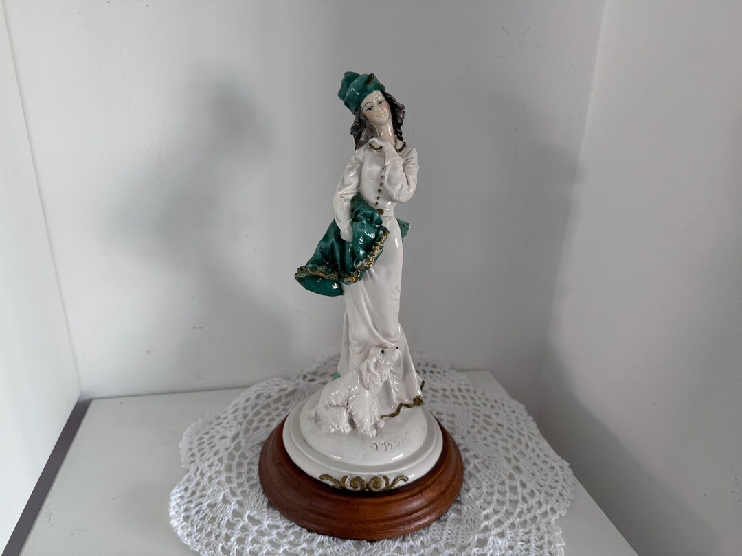 A. Belcari Capodimonte Lady in a Green Hat - Etsy