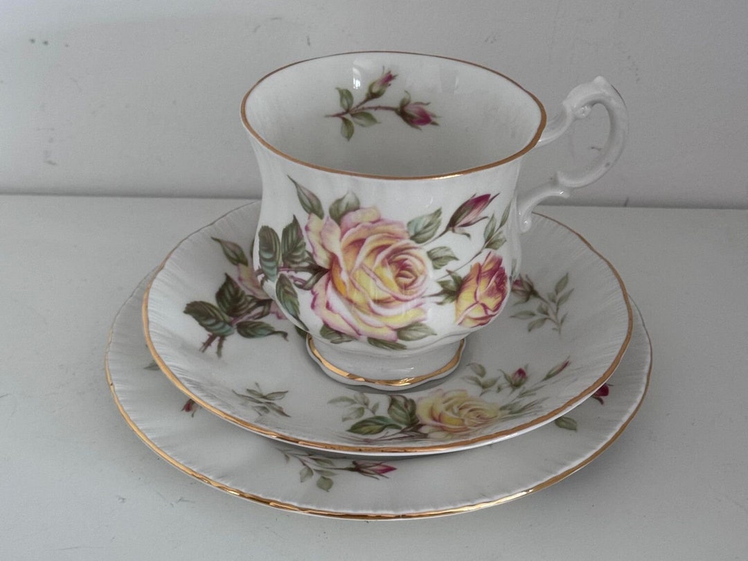 Royal Standard Vintage Trio Cup and Saucers, Hand-painted. - Etsy UK