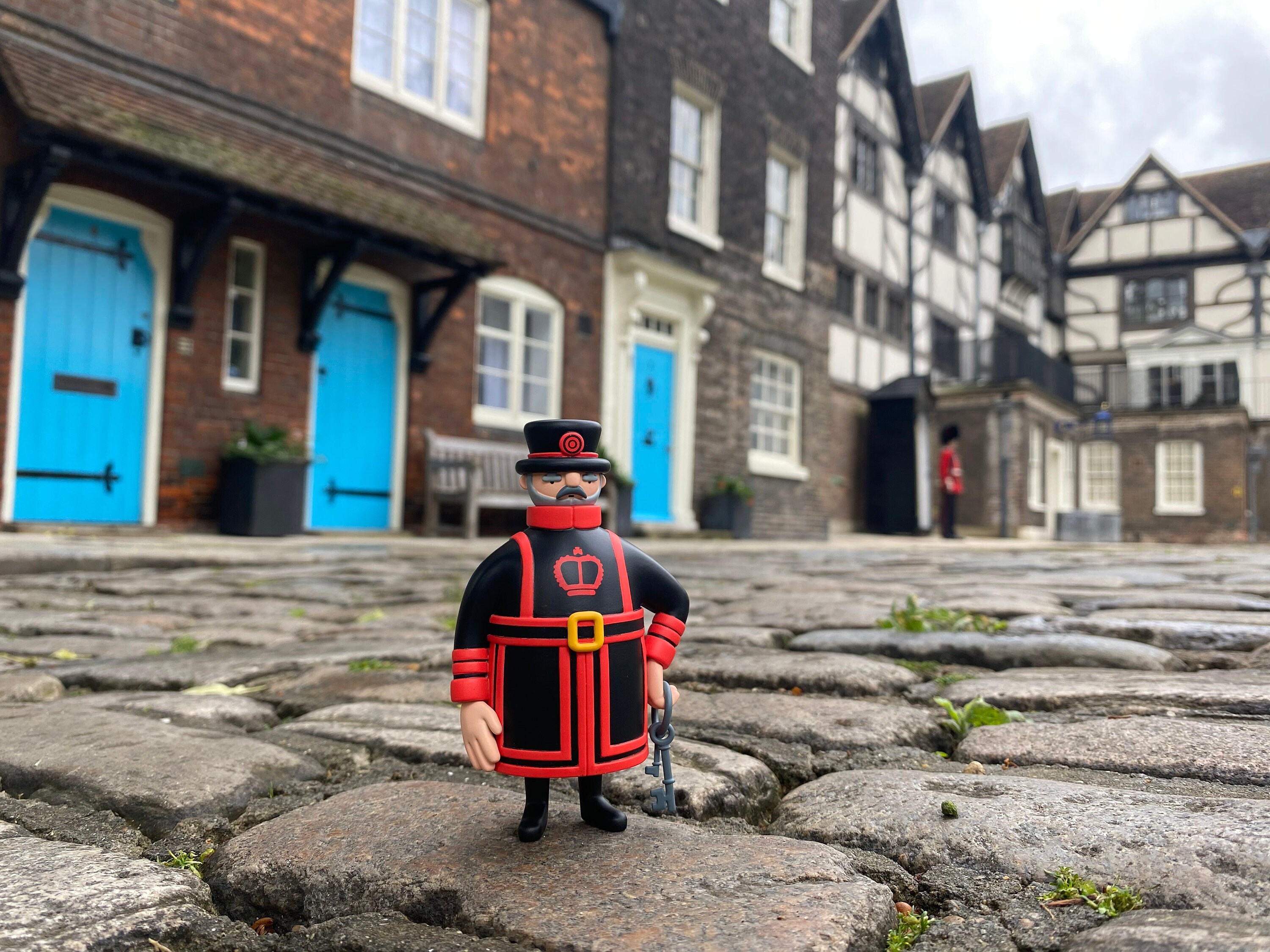 Beefeater & Raven Collectable London Art Toy I Souvenir - Etsy