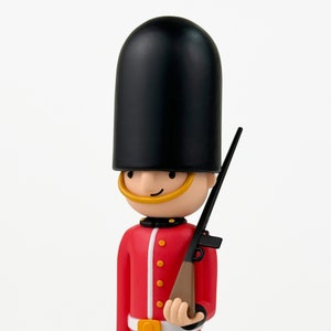 The Guard - Collectable London Art Toy I Souvenir Collectible Design ...