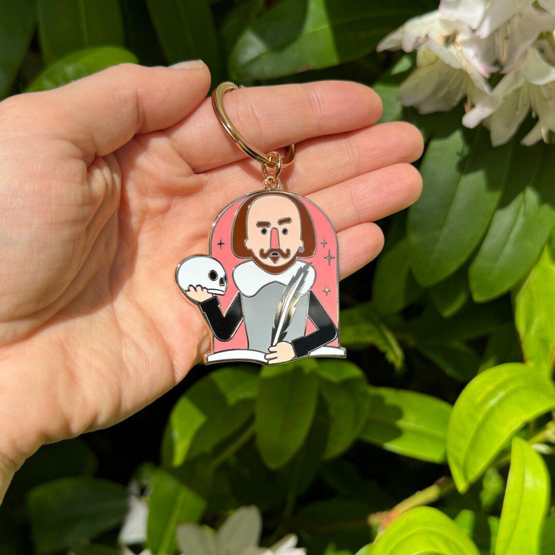 Shakespeare Keychain I Enamel Keyring Design London British Literary ...