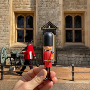 The Guard - Collectable London Art Toy I Souvenir Collectible Design ...