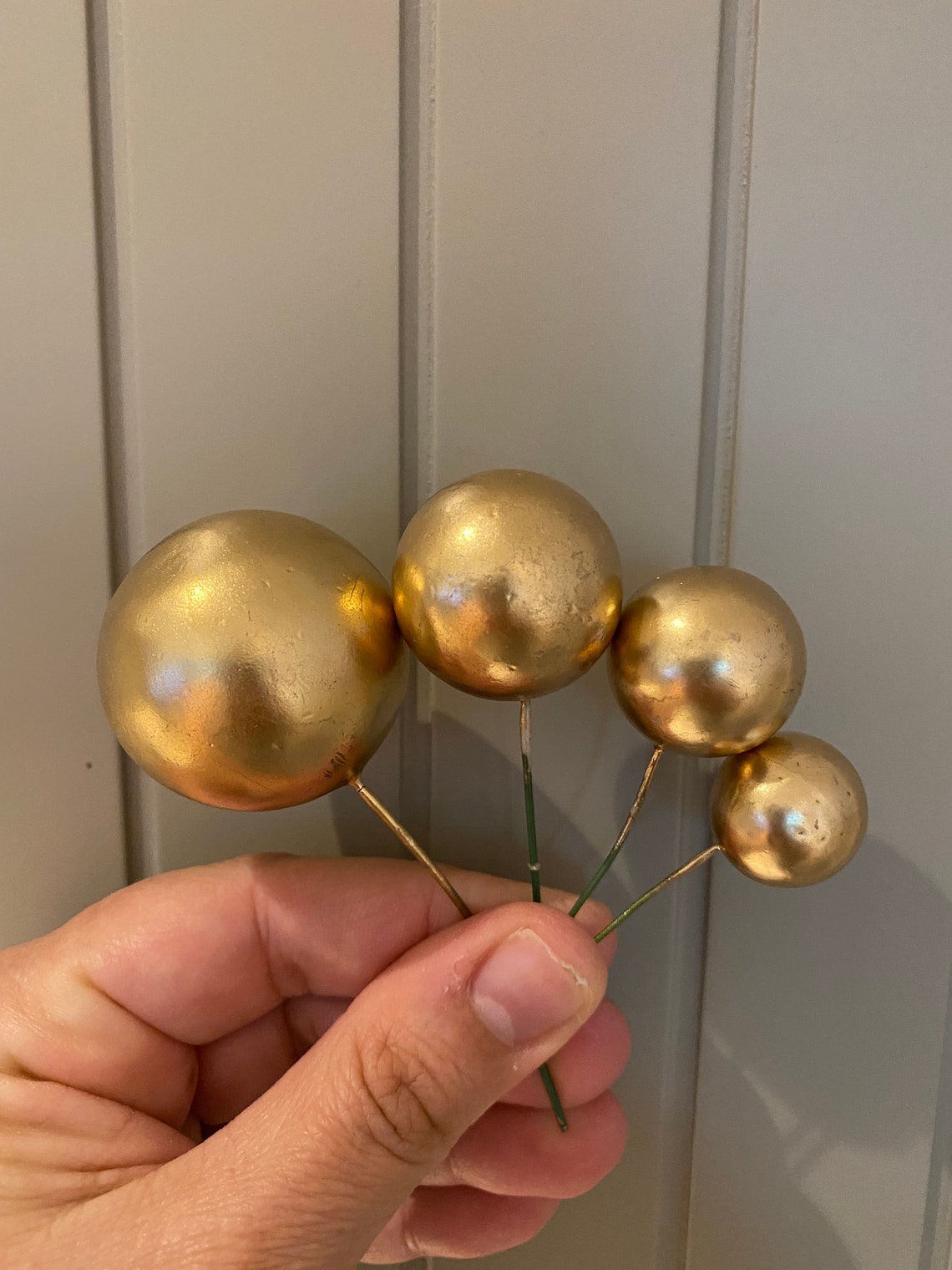 20 Pk Gold and Silver Cake Ball Decorations Various Size and Color Mix ...