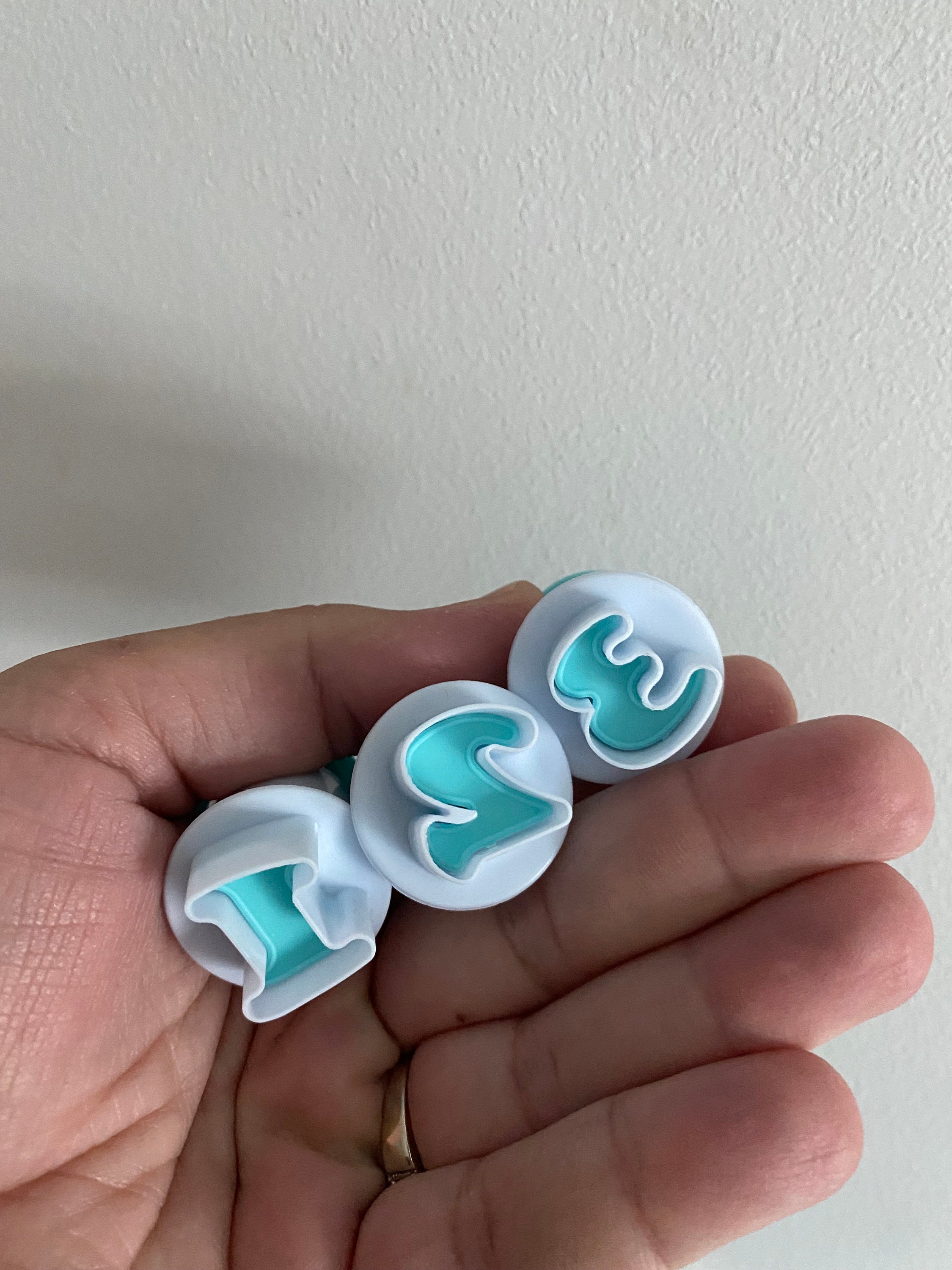 26 Piece Fondant Cutters Spring Loaded Letter Cutters Fondant Letters ...