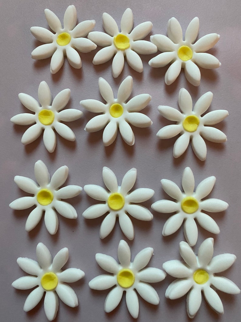 Fondant Daisies 25 Pack of Daisy Cupcake Toppers Daisy Cake Toppers ...