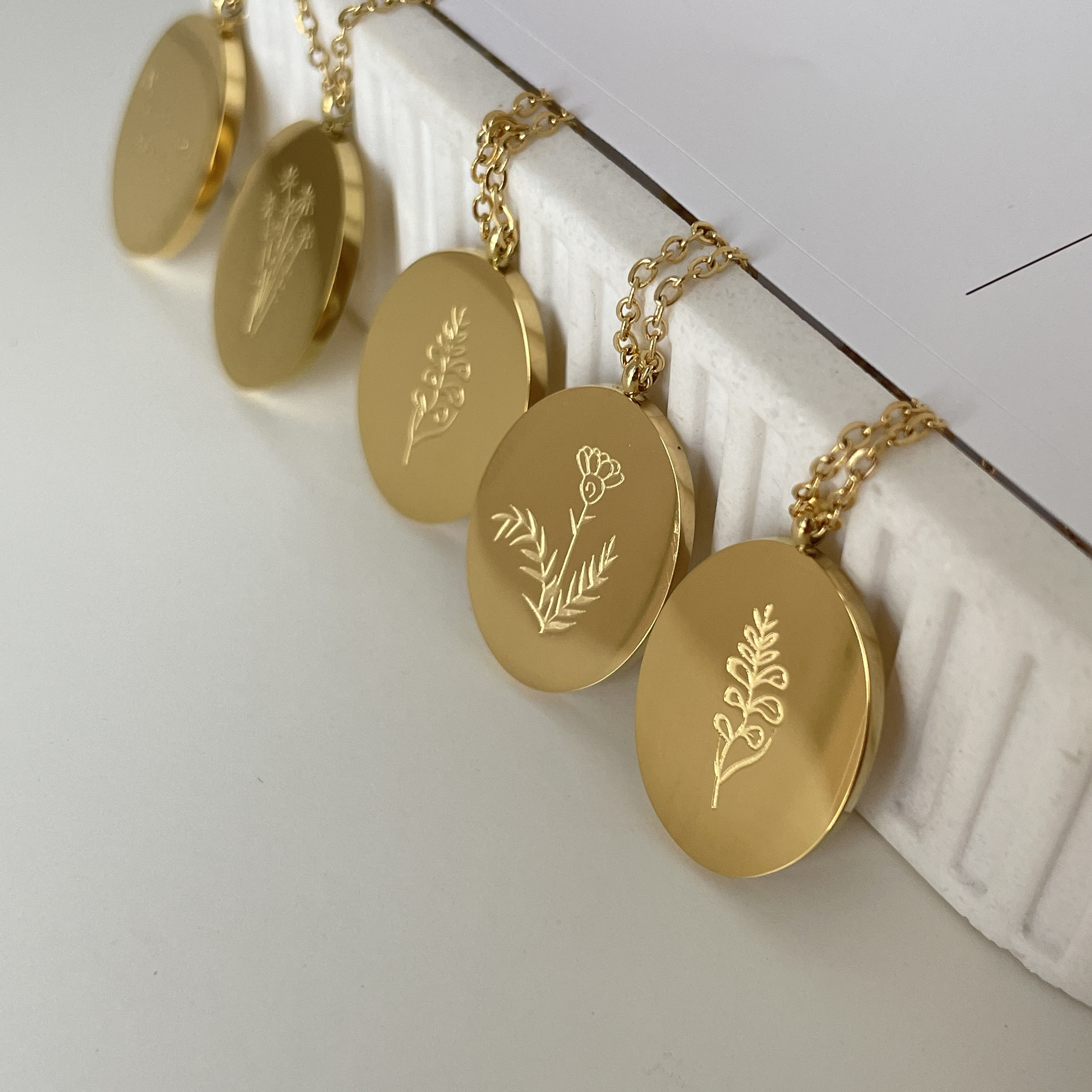18K Gold Filled Birth Flower Necklace UK, Dainty Pendant Flower ...