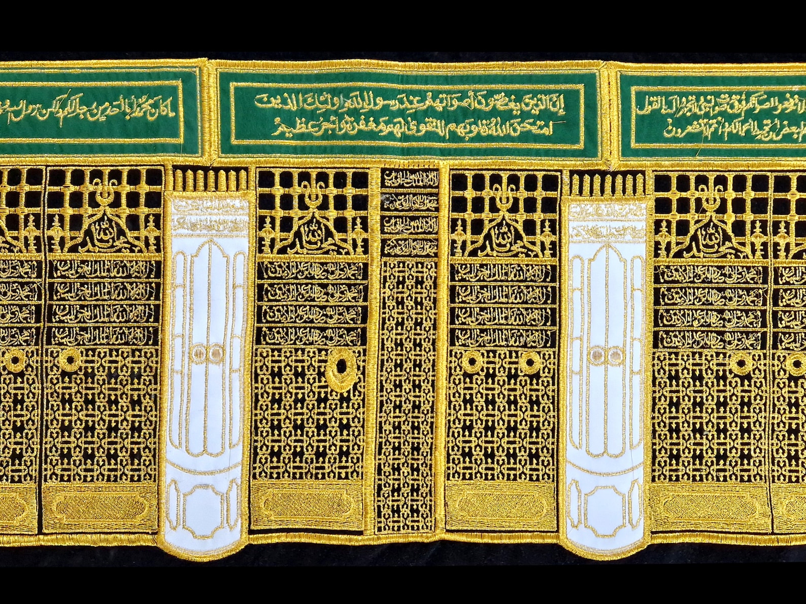 Roze Ki Jali,rawdah Mubarak,roza Rasool Gold Embroidery on Black Velvet ...