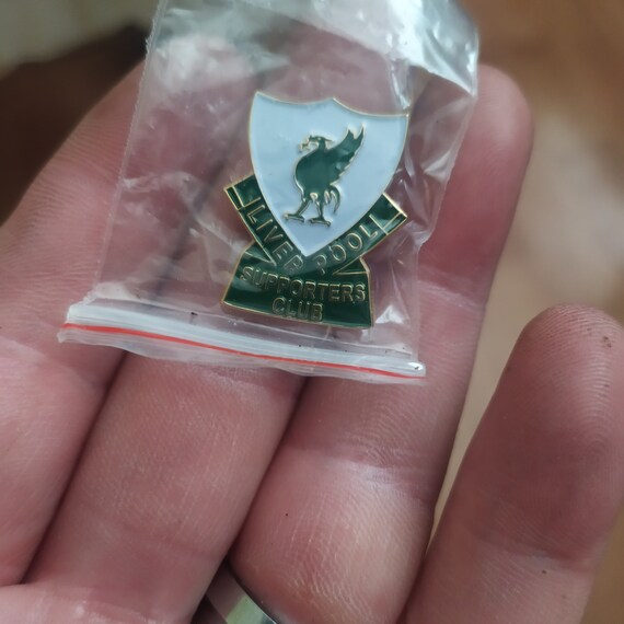 Rare Liverpool 1980s pin supporter's club official - Gem