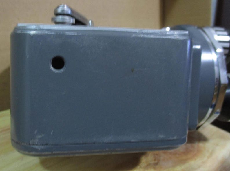 Vintage Mansfield Holiday II 8 Mm Movie Camera Tripple Lense Light ...