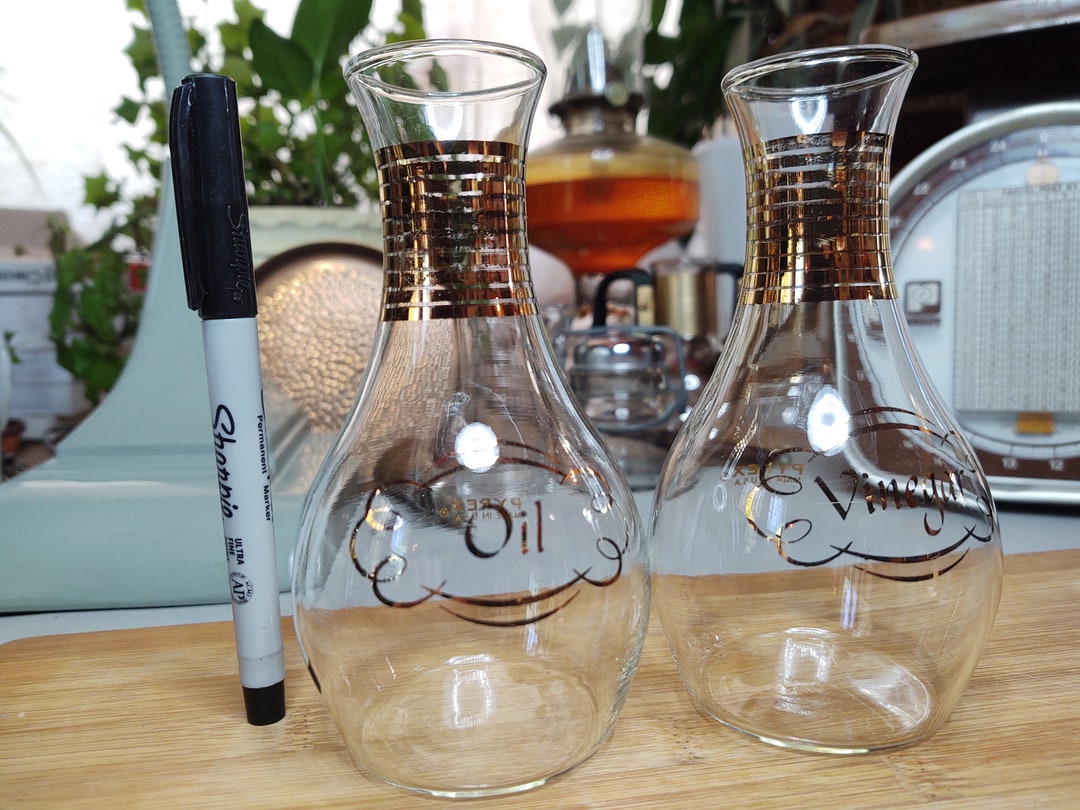 Vintage Pyrex Oil & Vinegar Cruet Set - Etsy
