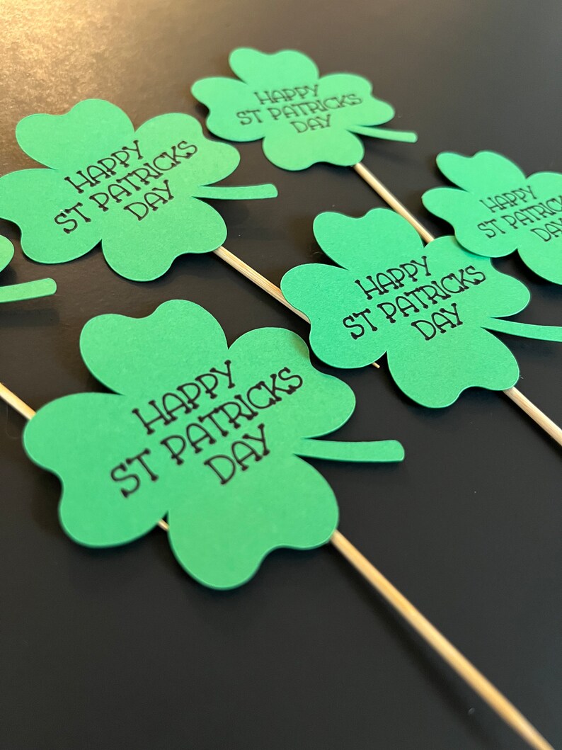 St Patrick's Day Cupcake Toppers, Four Leaf Clover Cupcake Toppers ...