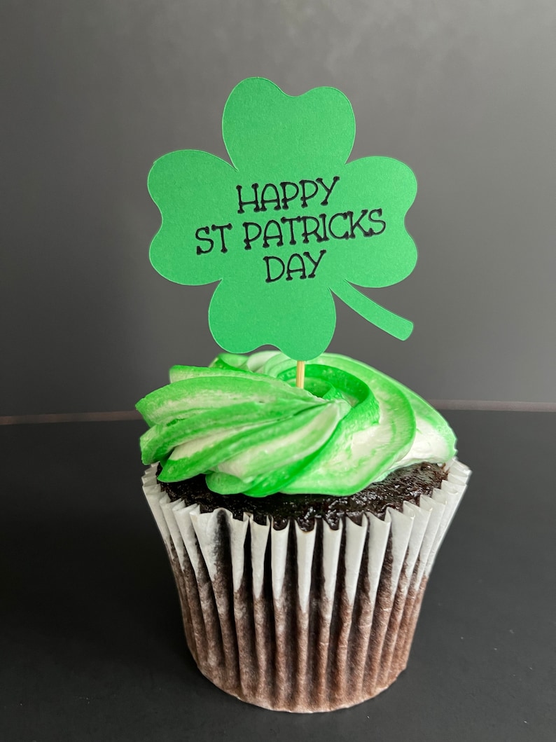 St Patrick's Day Cupcake Toppers, Four Leaf Clover Cupcake Toppers ...