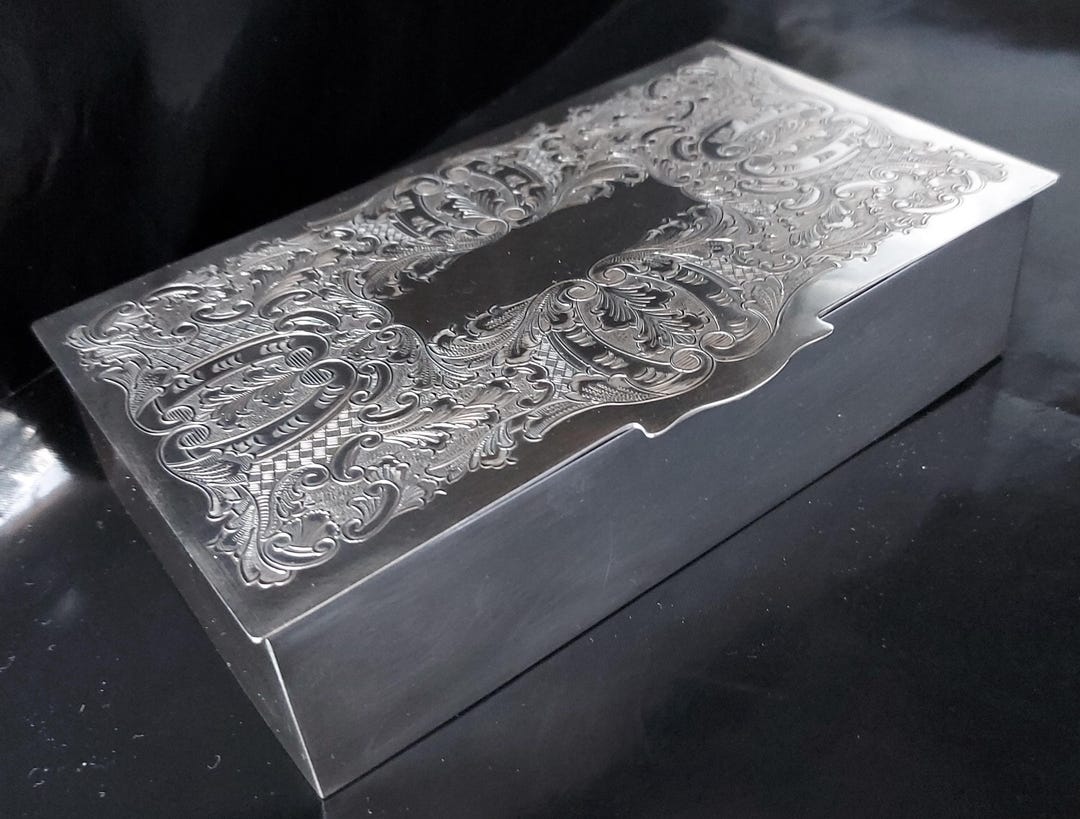 Viners Made in Sheffield Chased Silver Plated Cedar Lined Cigarette ...
