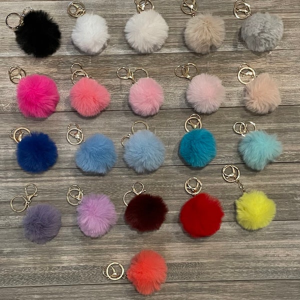 Pompom Keychain - Etsy