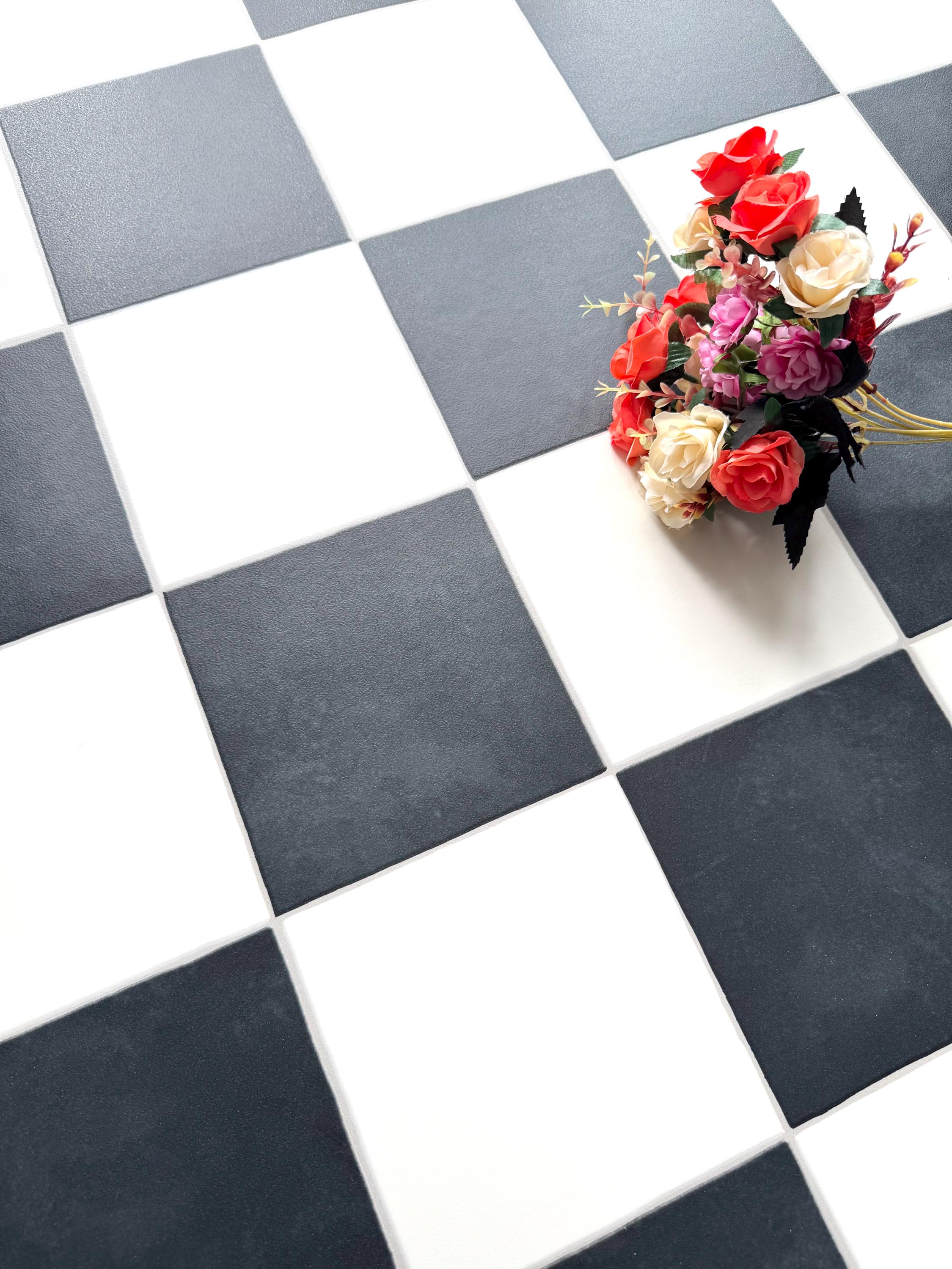 Checkerboard Sheet Vinyl Flooring Lino in Black and White Tile Effect ...