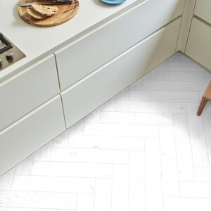White Parquet Sheet Vinyl Flooring Roll in Wood Effect Herringbone ...