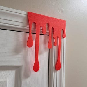 Blood Dripping Door Corner Topper, Spooky Halloween Shelf Decor, Gothic ...