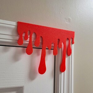 Blood Dripping Door Corner Topper, Spooky Halloween Shelf Decor, Gothic ...