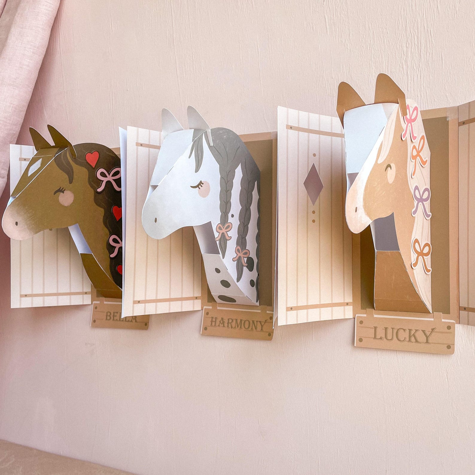 Horse Stable Paper Decoration - 3D Pony Heads for Kids & Horse Lovers ...