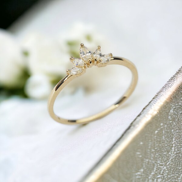 Tiara Ring - Etsy