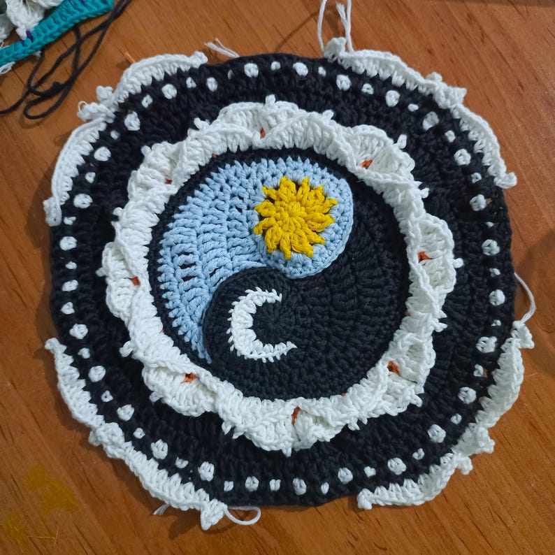 Celestial Yin-yang Lotus Granny Square Crochet PDF Pattern - Etsy