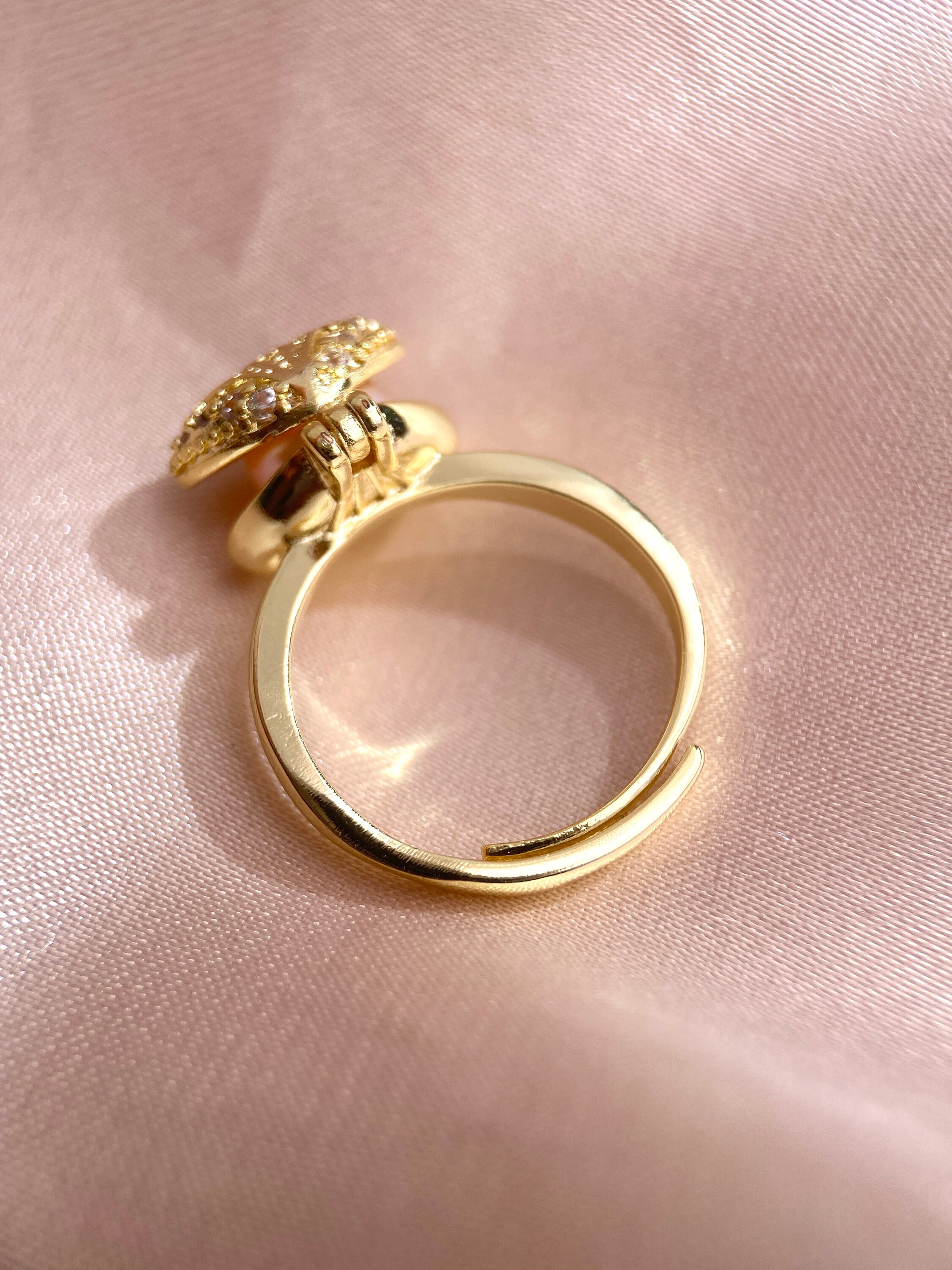 Seashell Pearl Ring, Polly Pocket Style, Openable Ring, Open Hinge Ring ...