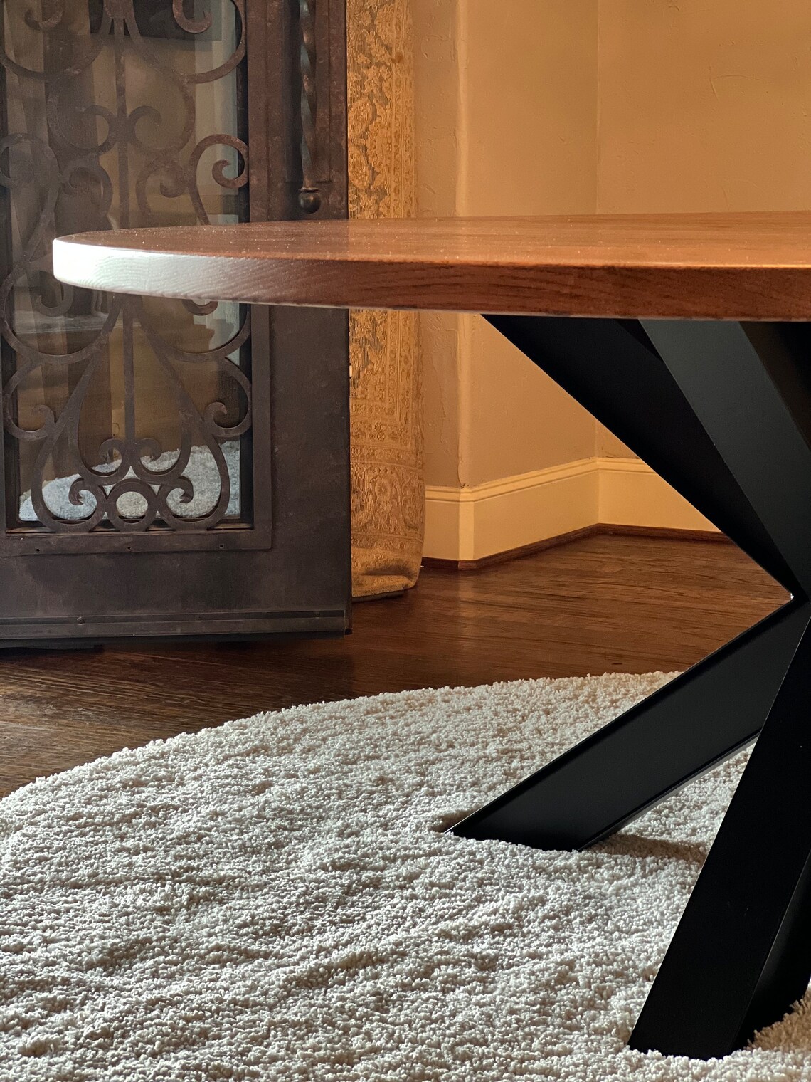 The Spider the Woodhills Modern Round Dining Table - Etsy