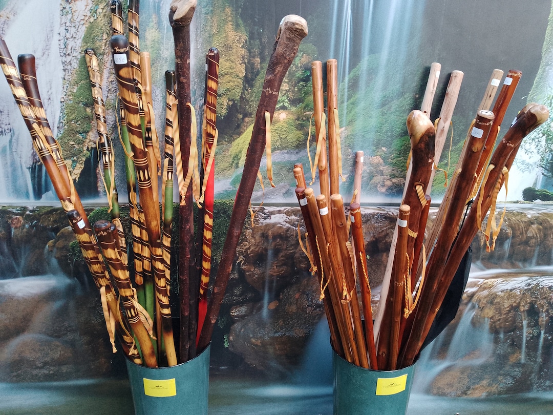 Bâton de marche en bois artisanal "Le Tramont'Âne" - Etsy France