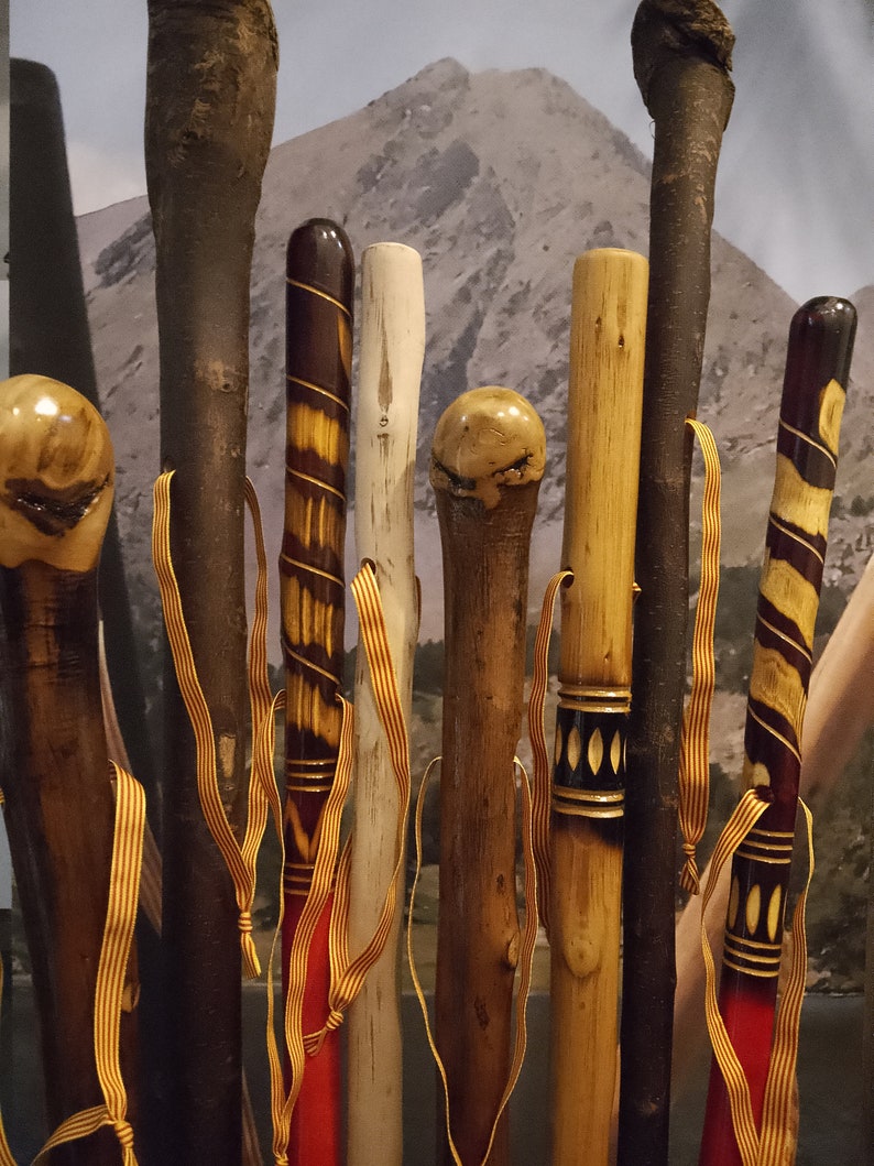 Bâton de marche en bois artisanal "Le Tramont'Âne" - Etsy France