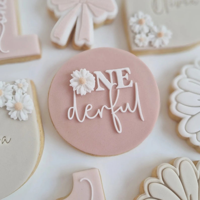 Onederful | Daisy Birthday Vanilla Fondant Cookies - Etsy UK