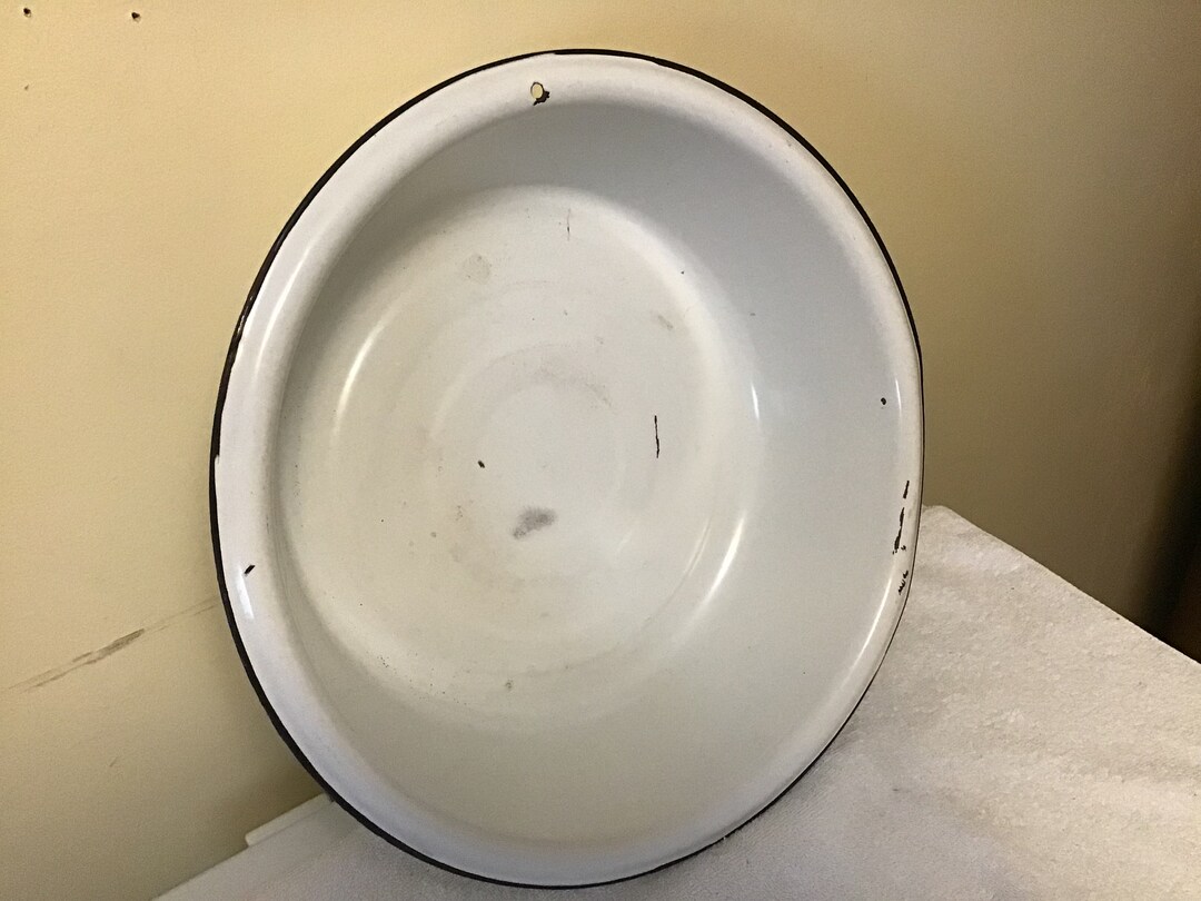 Vintage Large Enamelware Pan/basin With a Black Rim From the 1940’s. - Etsy
