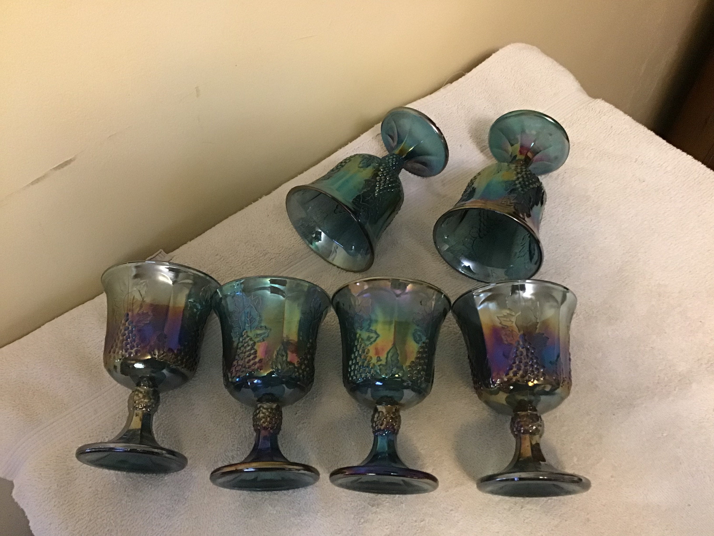 Vintage Indian Harvest Grape Pattern Blue Carnival Set Which Includes a ...