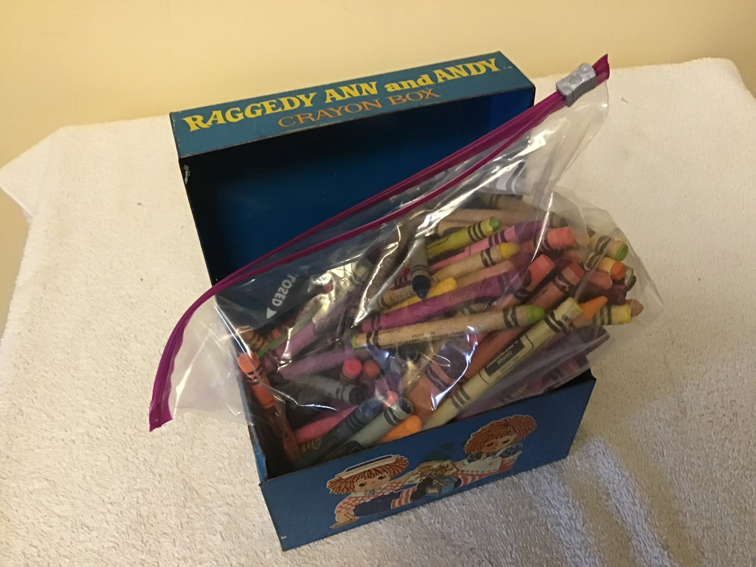 Vintage Raggedy Ann and Andy Metal Crayon Box With Crayons - Etsy