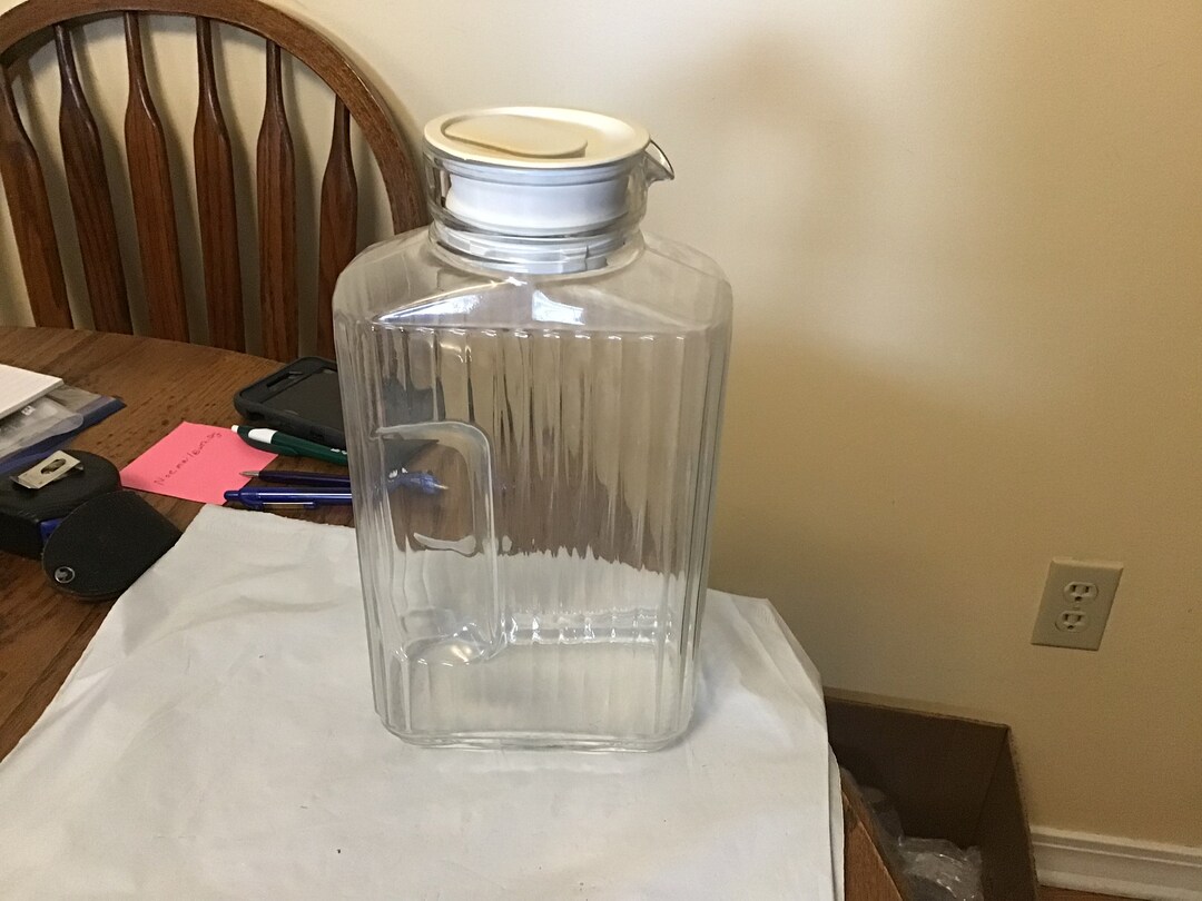 Vintage 2 Quart Ribbed Glass Water Pitcher or Refrigerator Pitcher - Etsy