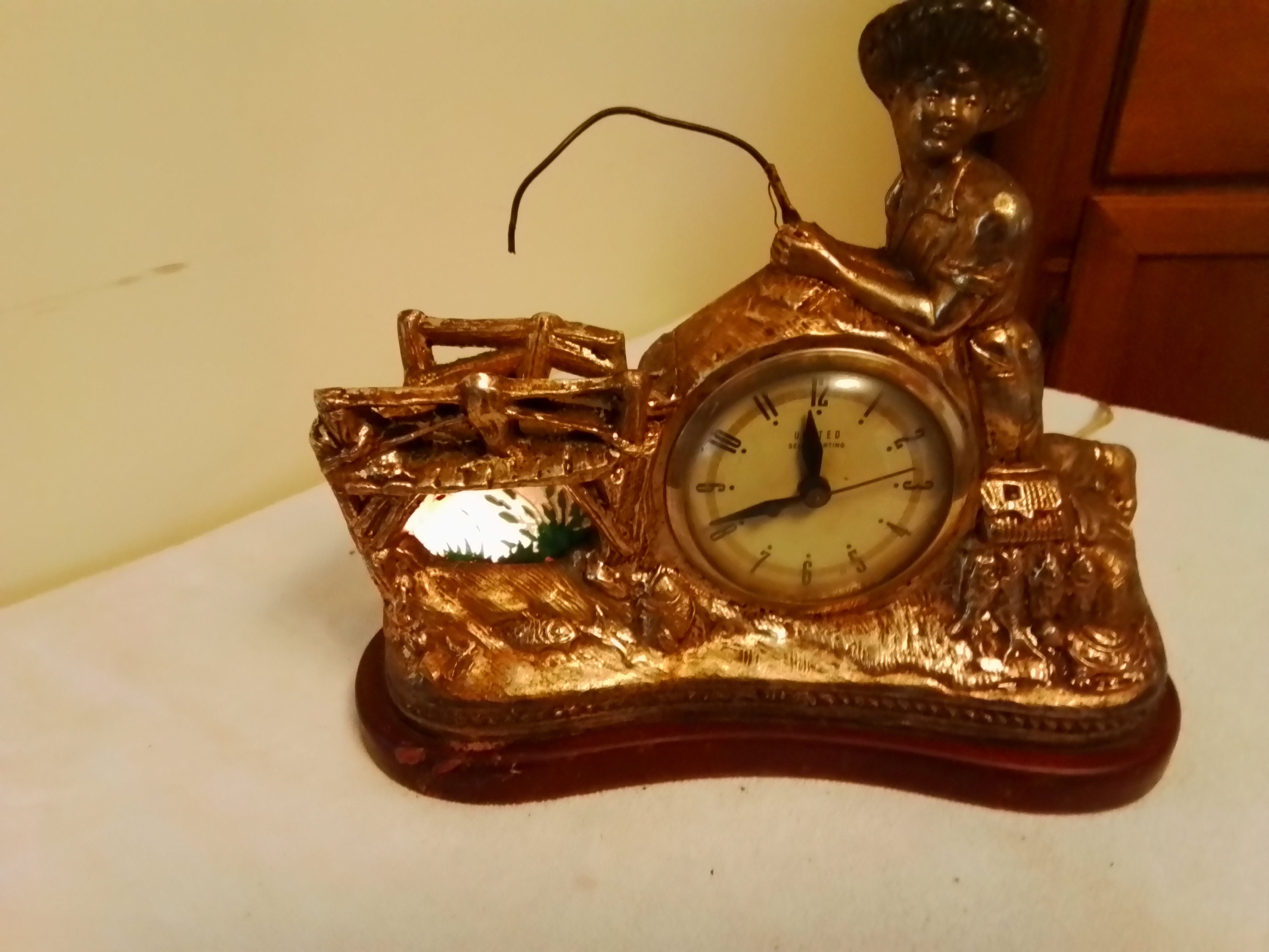 Vintage United Mantel Clock With a Young Boy Fishing. - Etsy