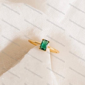 20 year anniversary emerald ring store