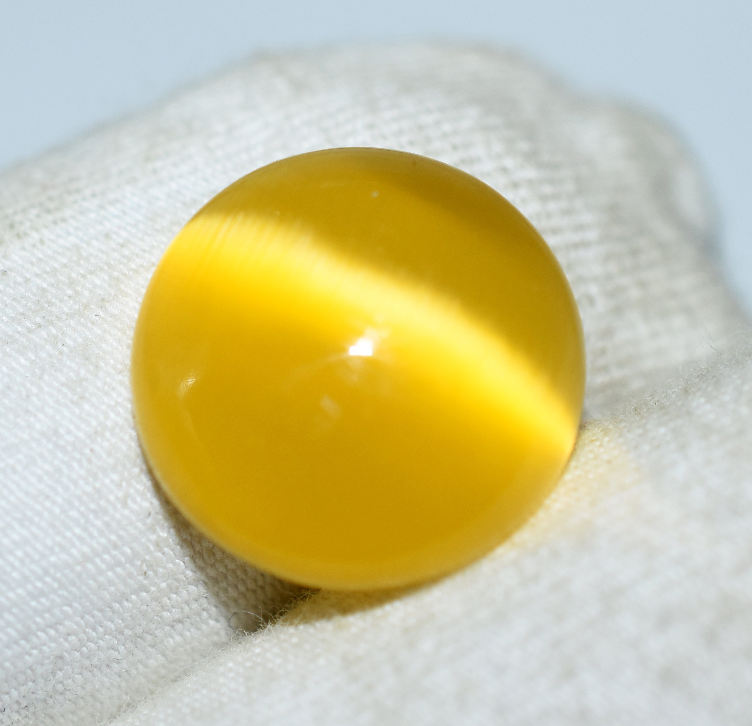 All Sizes Dark Yellow Cat's Eye Crystal Round Calibrated Cabochons 3 Mm ...