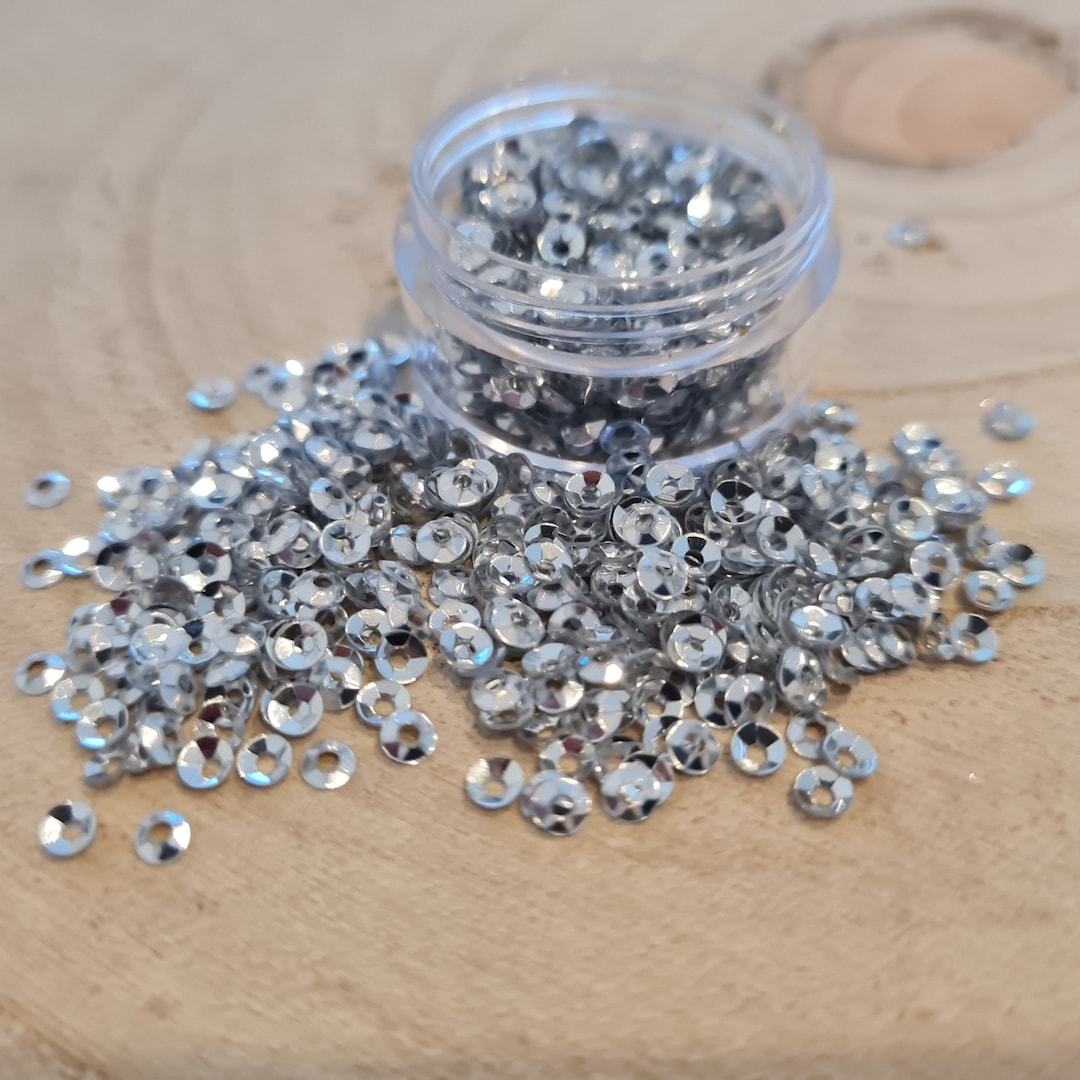 Small Mini Sequins in Silver, for Crafting, Decorating, as Scatter ...