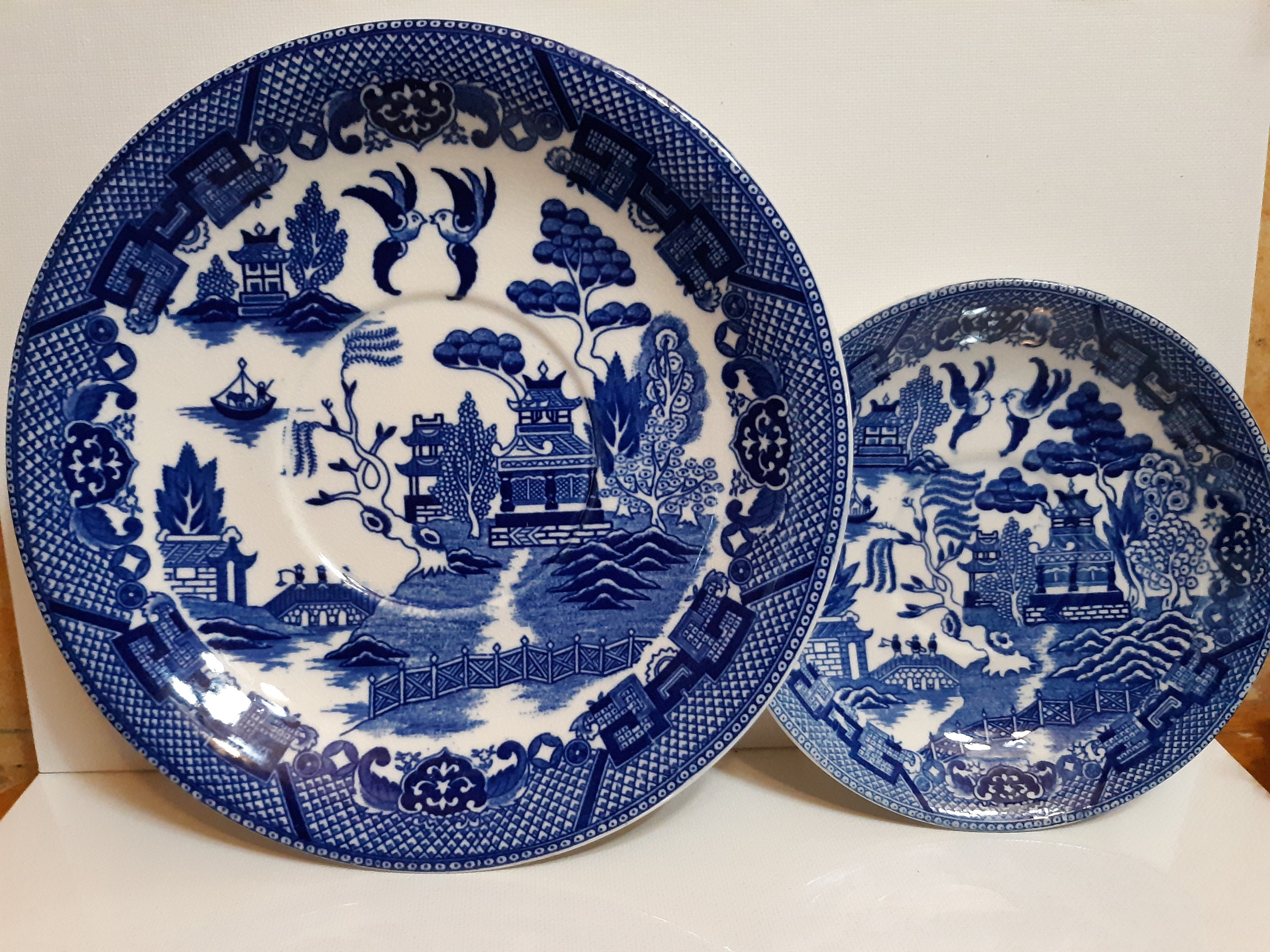 Vintage Japan Blue Willow Pattern Plates - Etsy