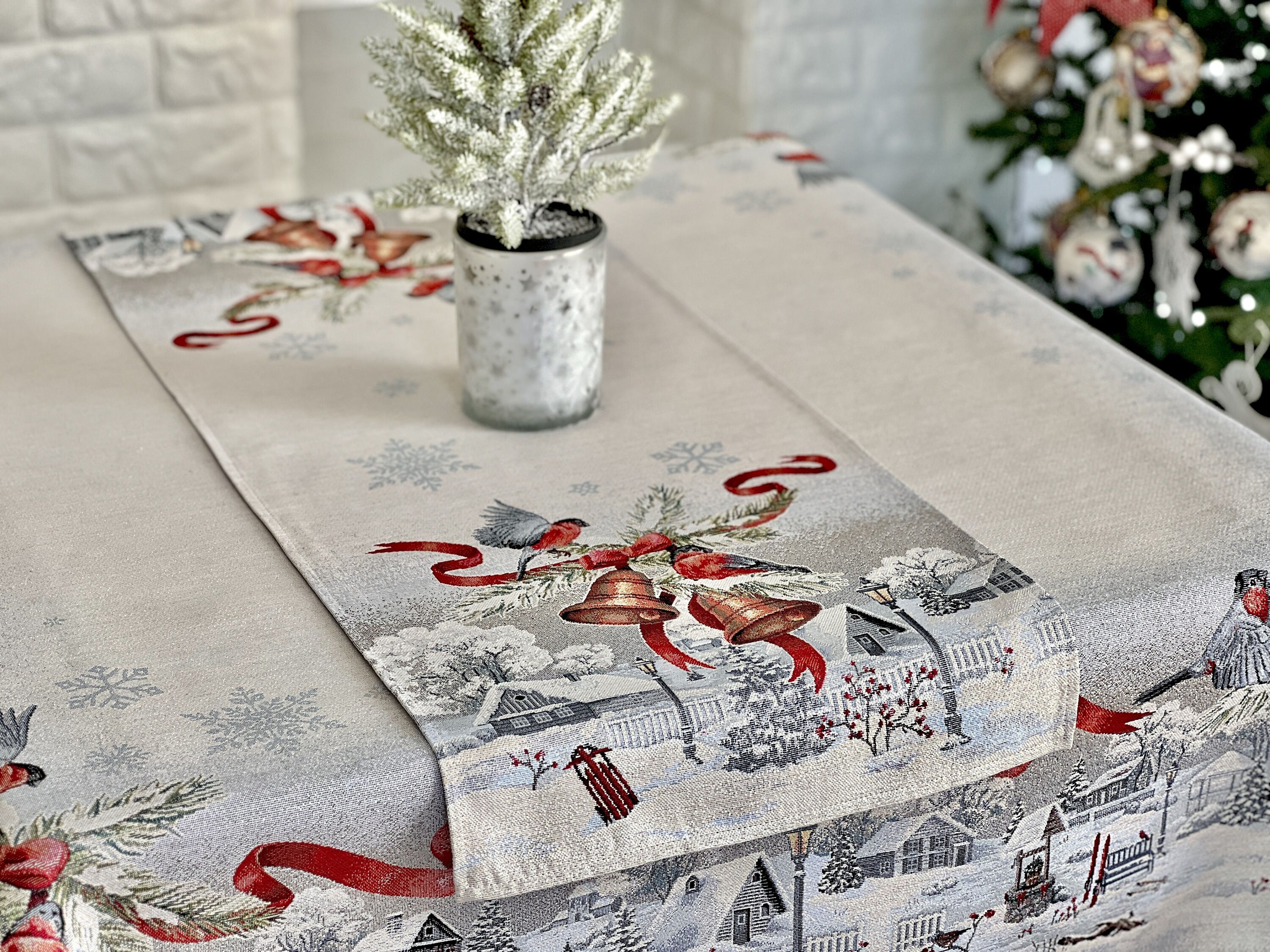 Round Christmas Tablecloth, Winter Holiday Table Linens, Xmas Tapestry ...