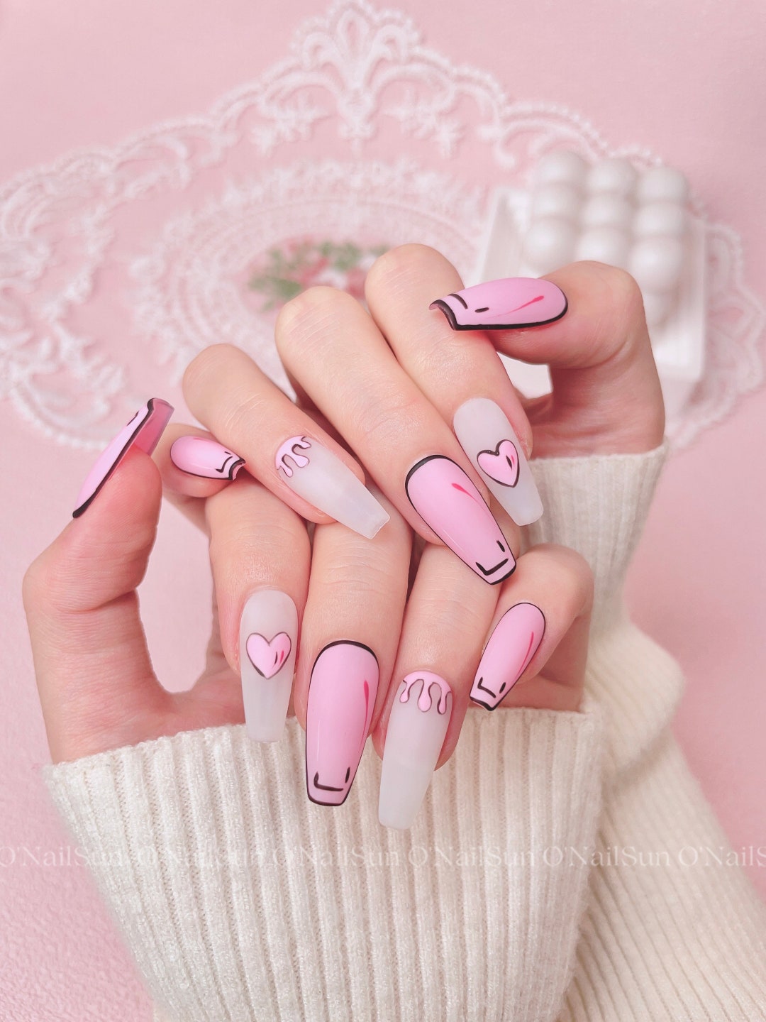 Comic Pink Matte Nails Girly Pink Nails 2D Cartoon Nails Pop Art Nails ...