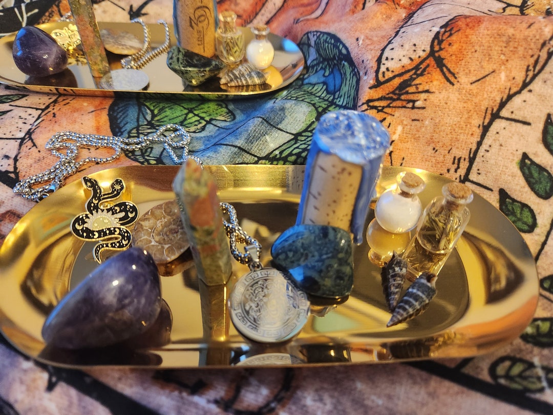 Medusa Mini Altar Set - Etsy