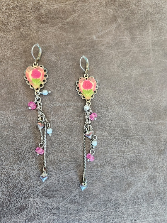 Betsey Johnson Rare Y2K Roses and Pearls Dangle Earri… - Gem