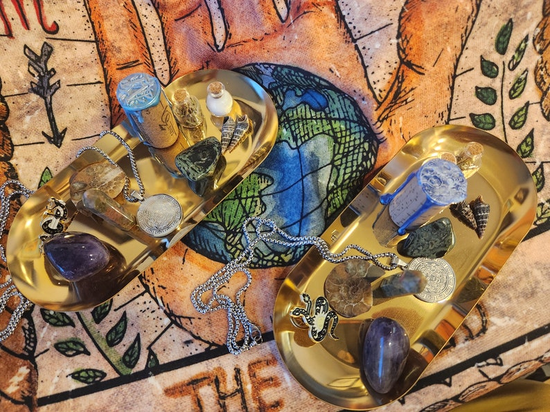 Medusa Mini Altar Set - Etsy