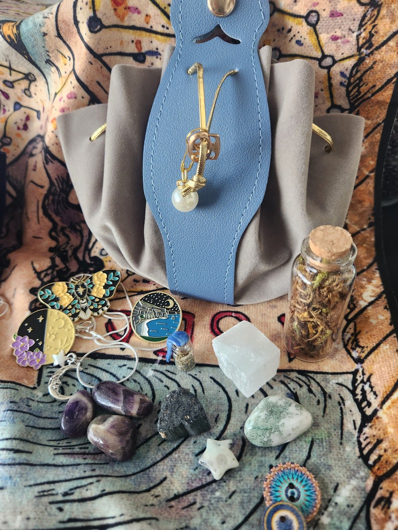 Artemis Mini Altar Set - Etsy