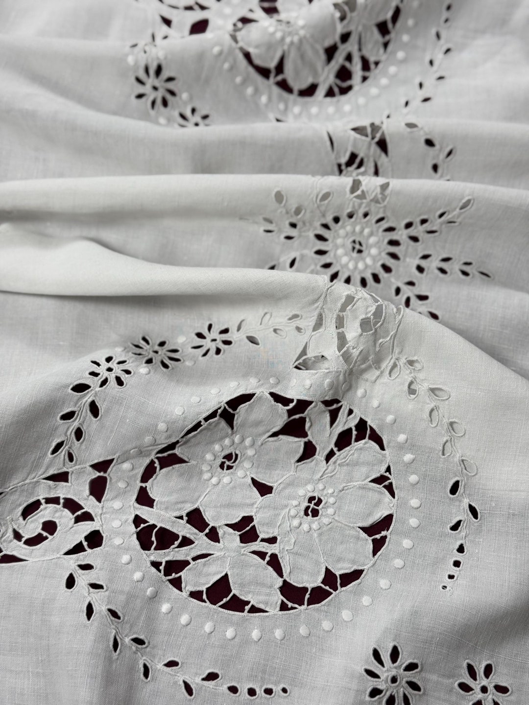 Vintage Italian Tablecloth/table Cover, White Linen, Handmade Cutwork Embroidery, Bobbin Lace ...