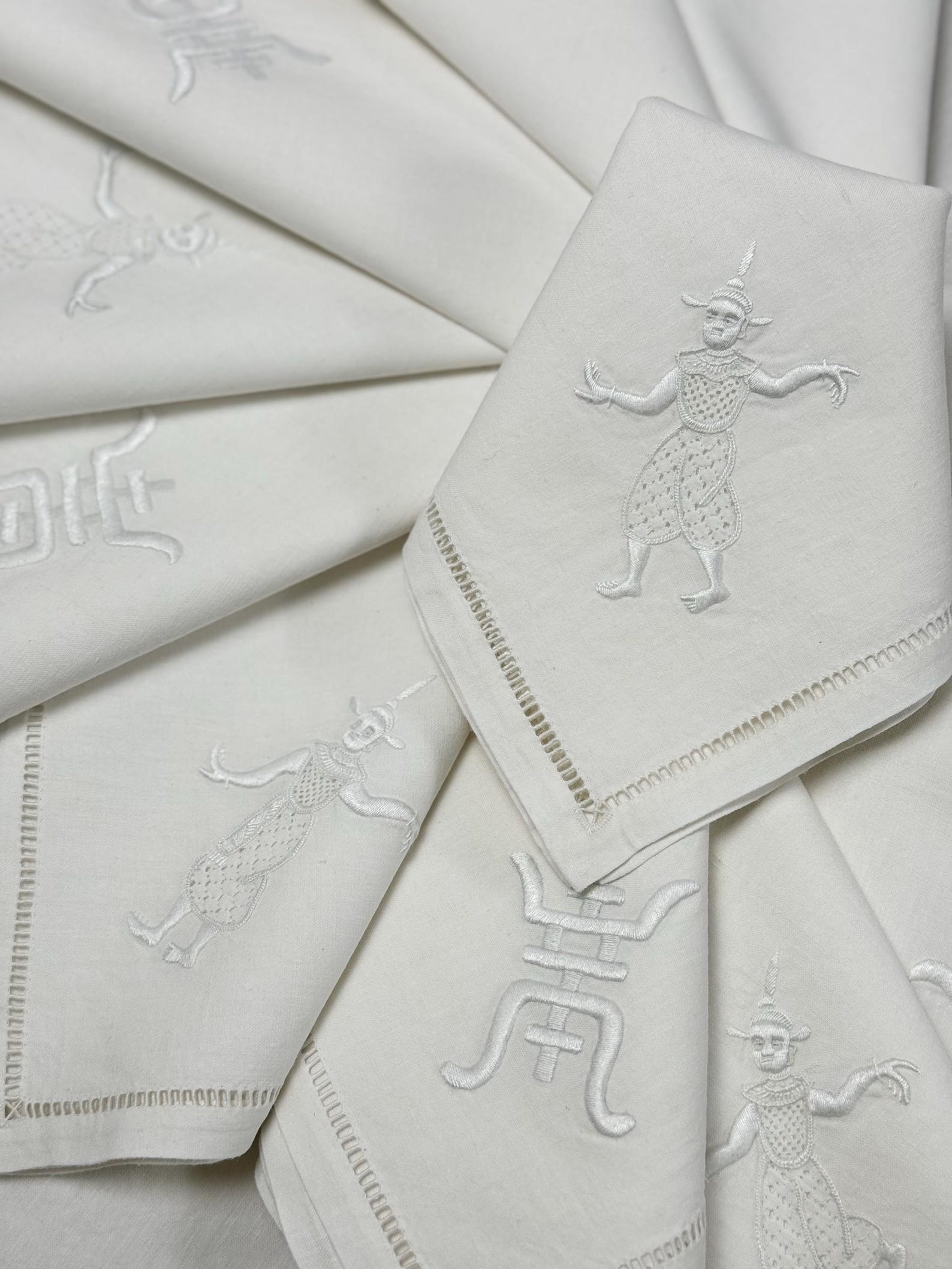 Rare Find! 1920s-1930s Chinoiserie Tablecloth With 12 Napkins, Handmade ...