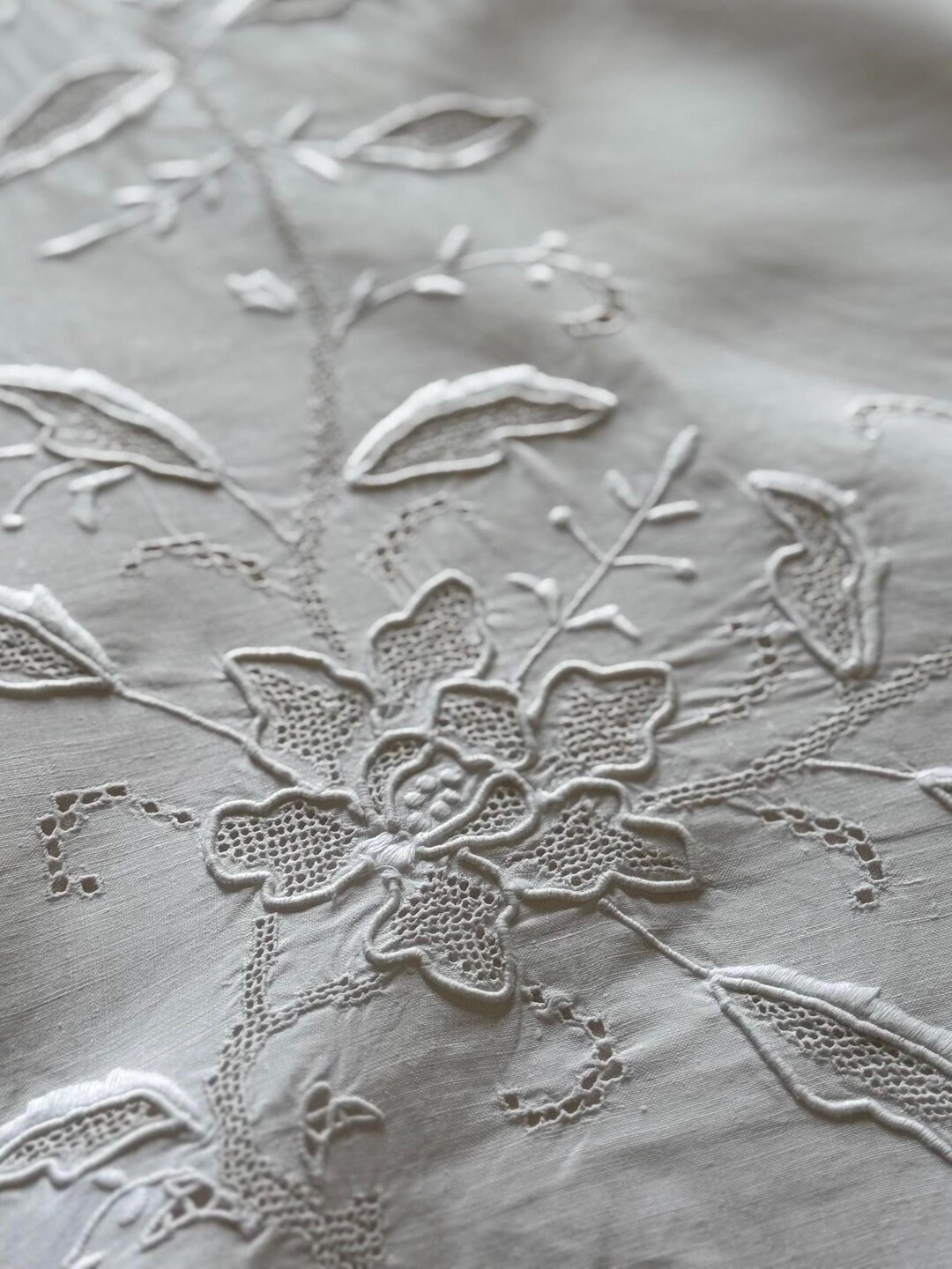 Antique Italian Linen Tablecloth | Handmade Embroidery | Luxurious ...